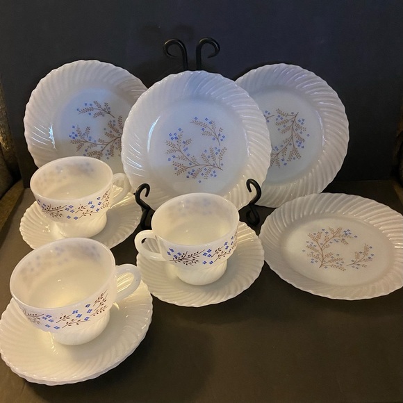 Termocrisa | Dining | 96 Termocrisa Mexican Milk Glass 4 Plates 3 Tea ...